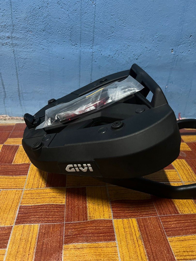 Y16/Y155 Sniper GIVi Heavy Duty Rack, Motorcycles, Motorcycle ...