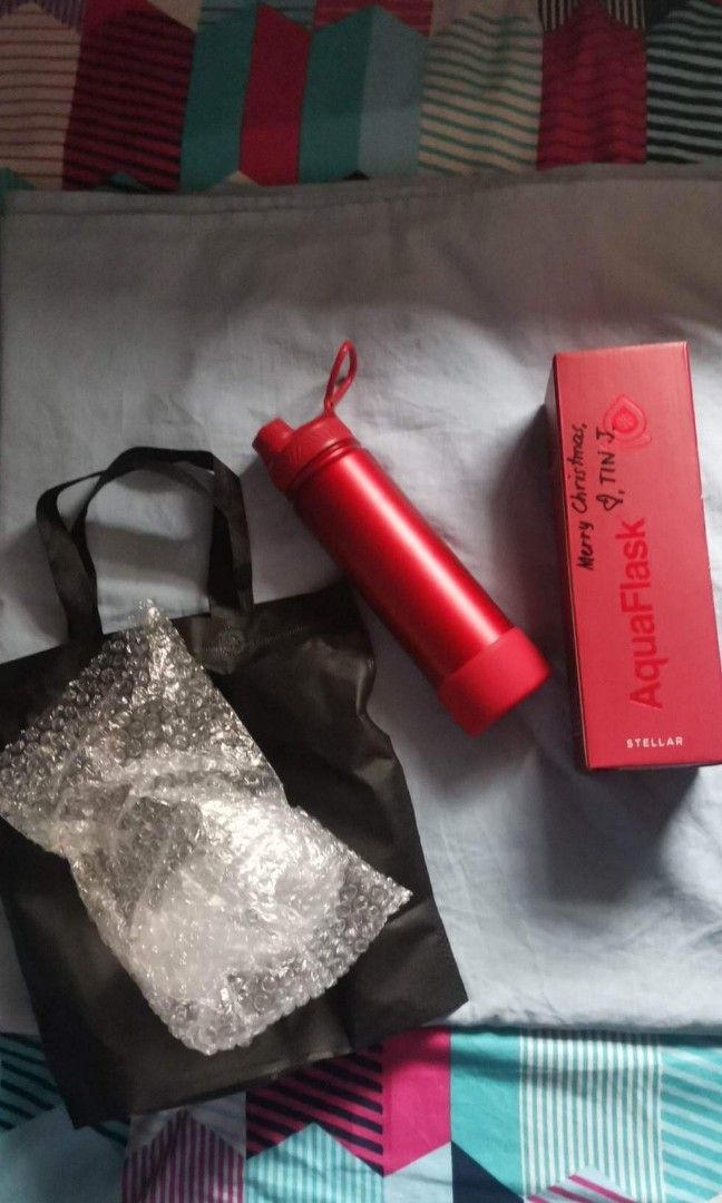 22oz Ruby Aquaflask, Furniture & Home Living, Kitchenware & Tableware ...