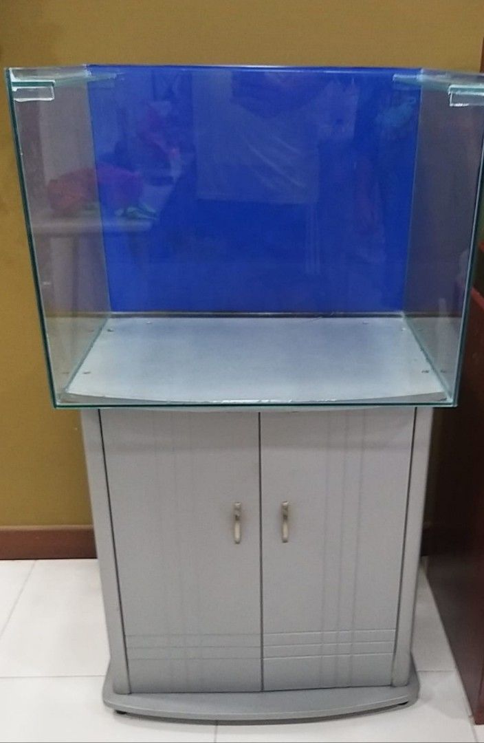 2.5ft fish tank with curved cabinet, Pet Supplies, Homes & Other Pet ...