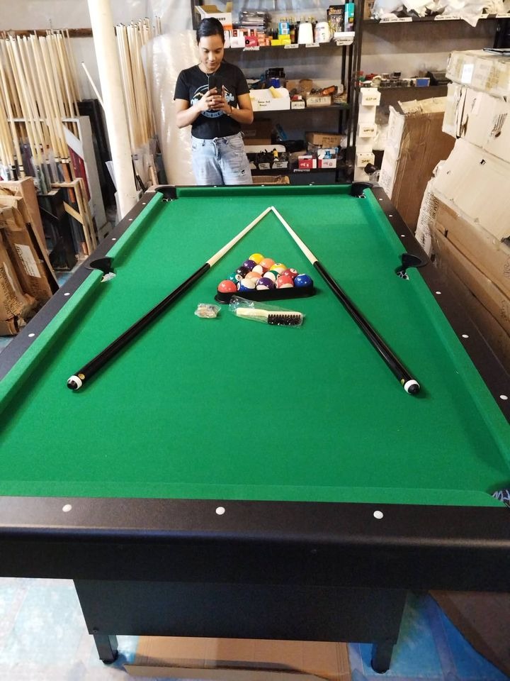 4X7 FOLDBALE BILLIARD TABLE WITH COMPLETE ACCESSORIES, Sports Equipment ...