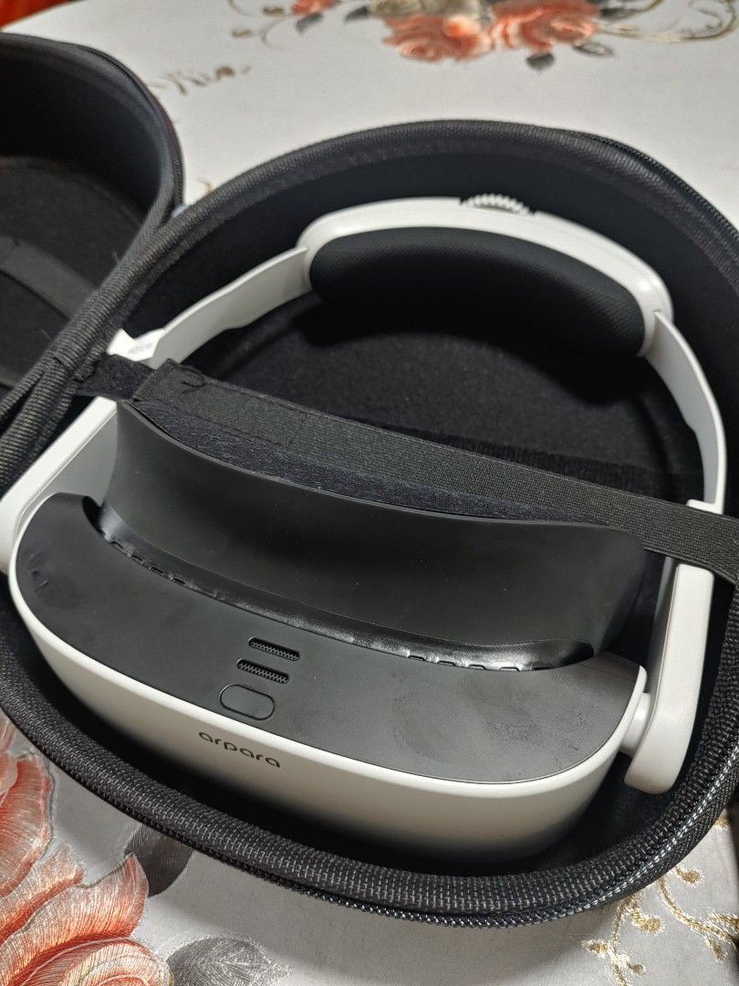 5k Arpara VR headset, Audio, Other Audio Equipment on Carousell