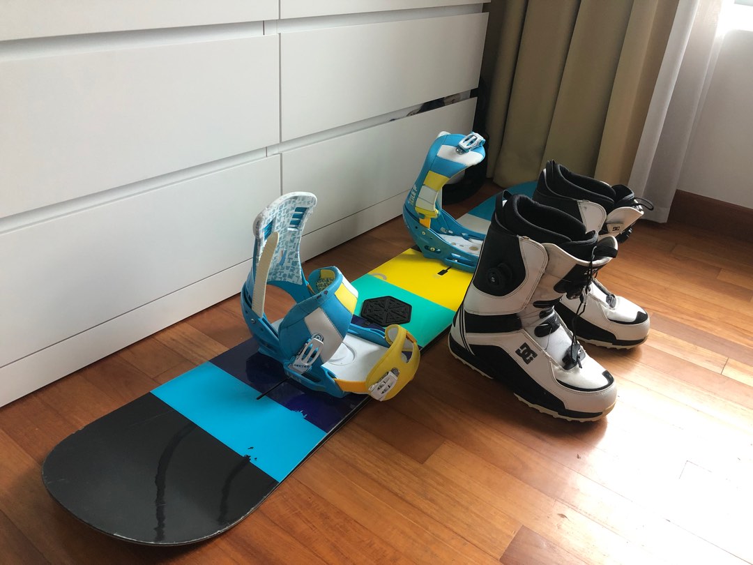 Button Custom ICS Snowboard 157 (W), with Burton Bindings and DC Judge ...