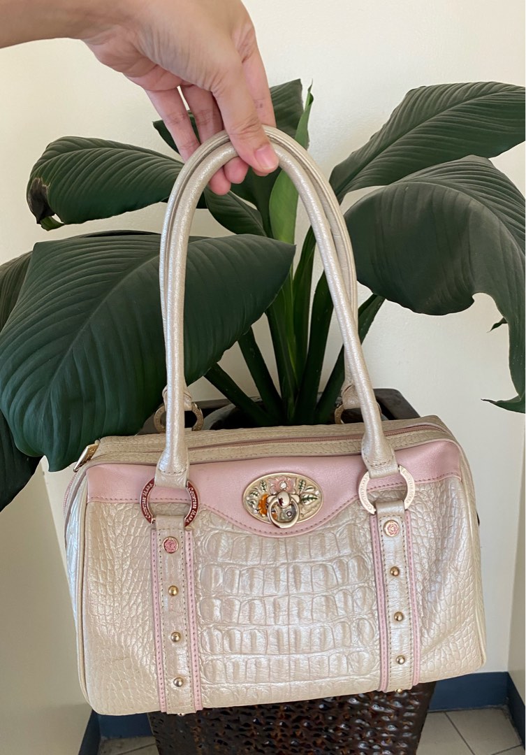 Countess Mara, Women's Fashion, Bags & Wallets, Shoulder Bags on Carousell