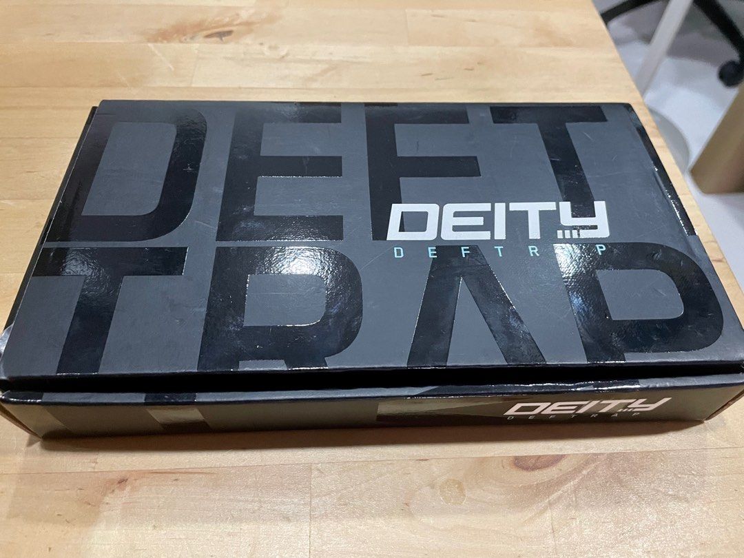 Deity Deftrap pedals red, Sports Equipment, Bicycles & Parts, Parts ...