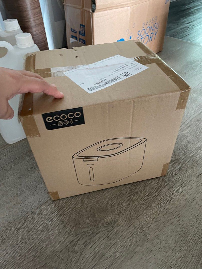 ecoco 10L Rice Storage Container, Furniture & Home Living, Kitchenware ...