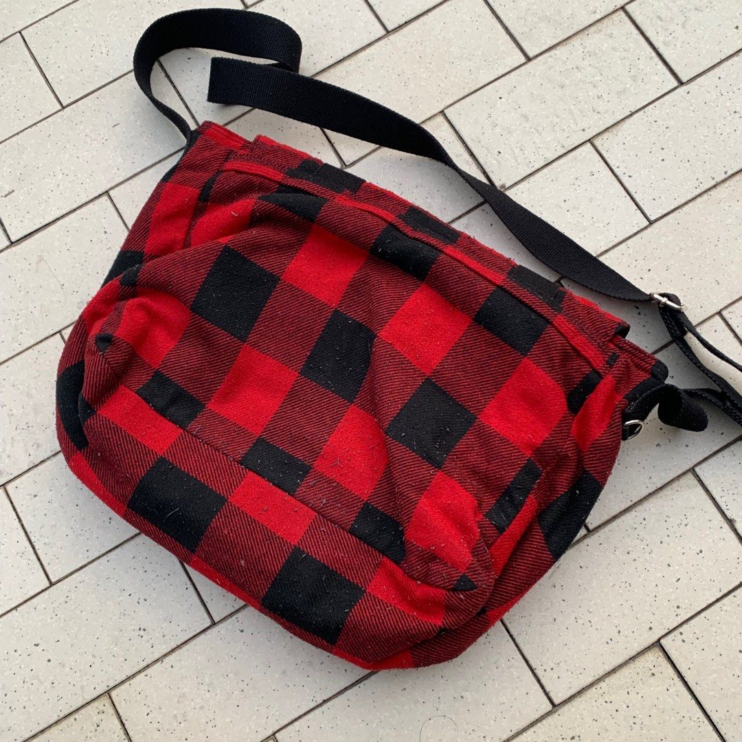 Flannel red sling bag (uniqlo japan), Men's Fashion, Bags, Sling Bags ...