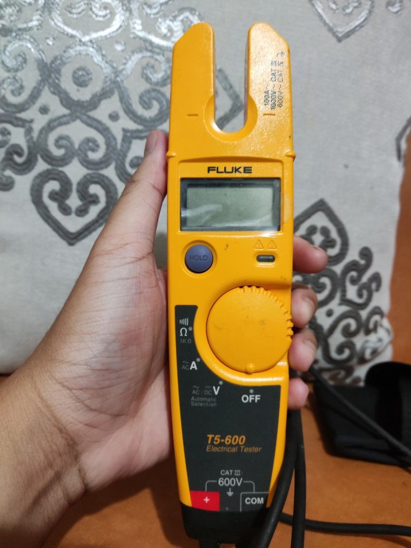Fluke Clamp on Meter, Commercial & Industrial, Construction Tools ...