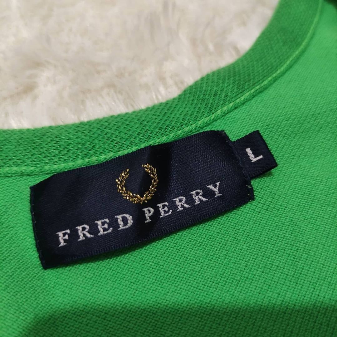 Freed Perry, Fesyen Pria, Pakaian , Atasan di Carousell