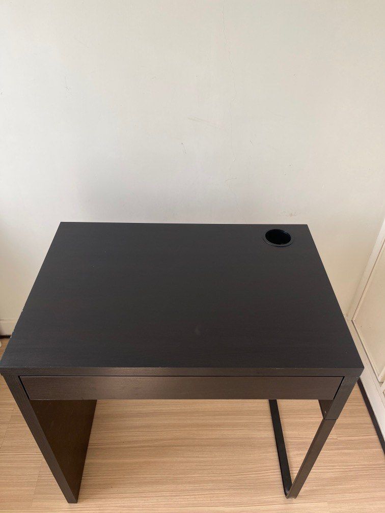 Ikea Micke Table, 傢俬＆家居, 傢俬, 桌子 - Carousell