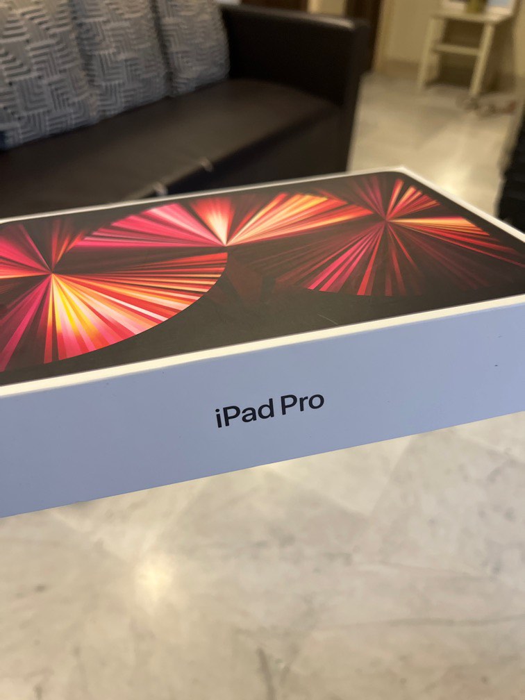Ipad pro box, Mobile Phones & Gadgets, Tablets, iPad on Carousell