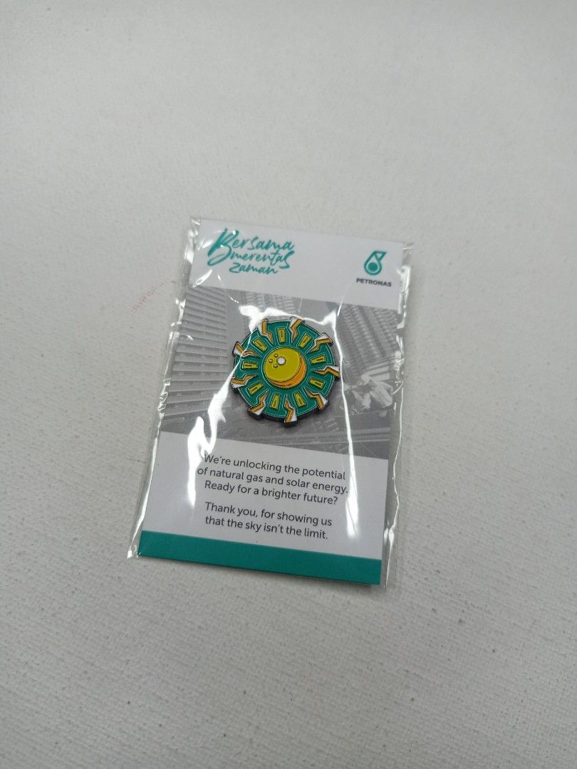 Limited Edition Petronas 45th Years Anniversary Enamel Pin, Hobbies ...