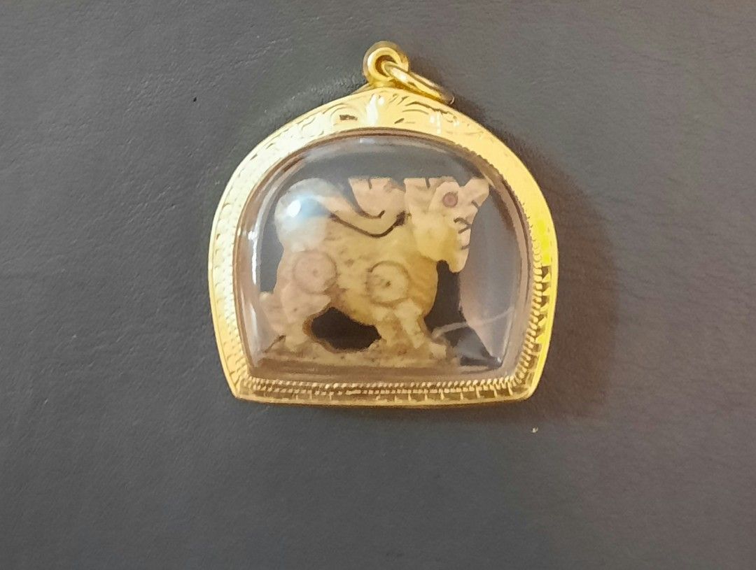 LP HOM RARE PERSONALLY HAND CURVED SINGHA BE 2518 WITH REAL GOLD CASING ...