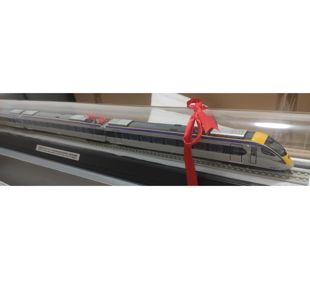 Malaysia Electric Train Set (ETS) Train Model (1:87), Hobbies & Toys ...