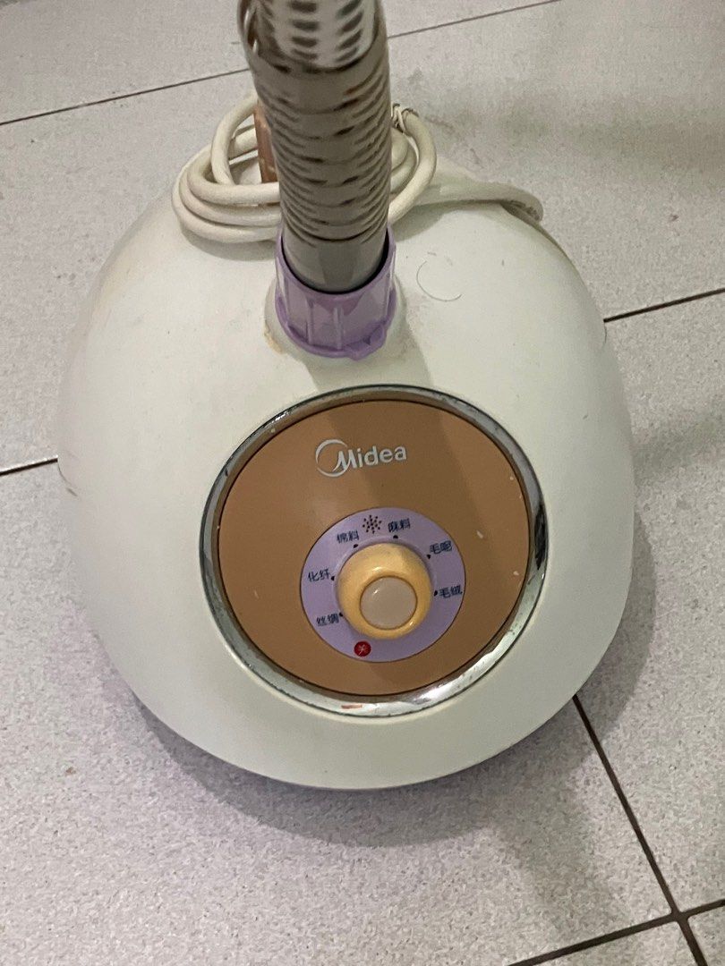 Midea steam iron, TV & Home Appliances, Irons & Steamers on Carousell