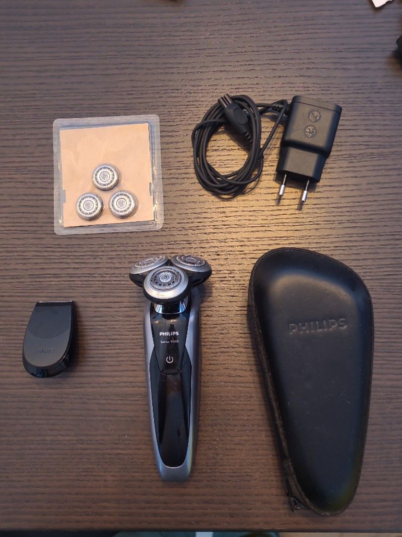 Phillips 9000 series Electric Shaver with replacement blades, Beauty ...