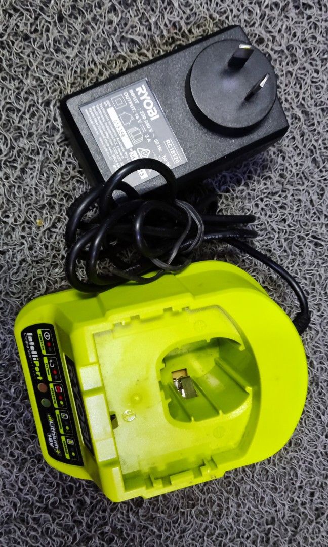 RYOBI 0ne+18v fast charger, intelliport 220v Model RC18120, Photography ...