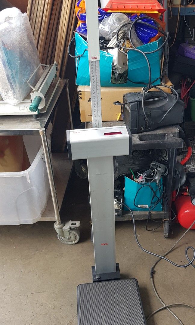 Seca height weight scale, Sports Equipment, Exercise & Fitness, Cardio ...