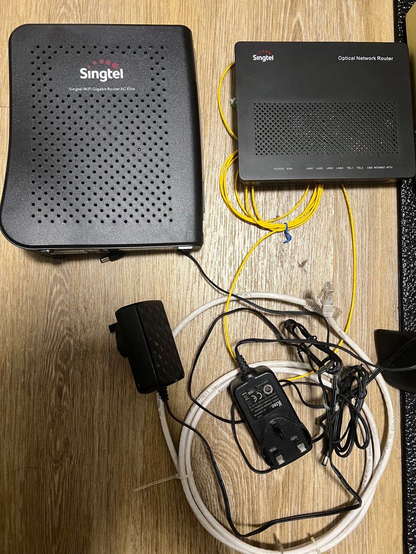 Singtel router and modem, Computers & Tech, Parts & Accessories ...