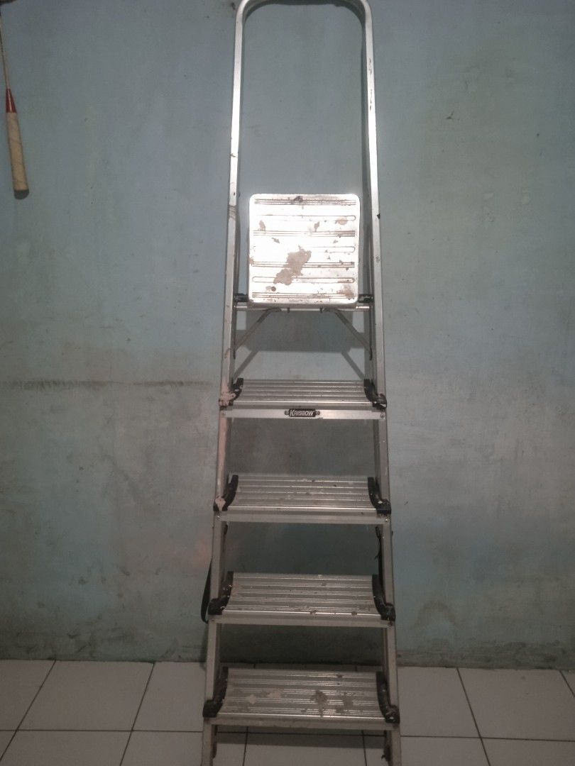 Tangga Aluminium Krisbow 5 Undakan, Perabotan Rumah di Carousell