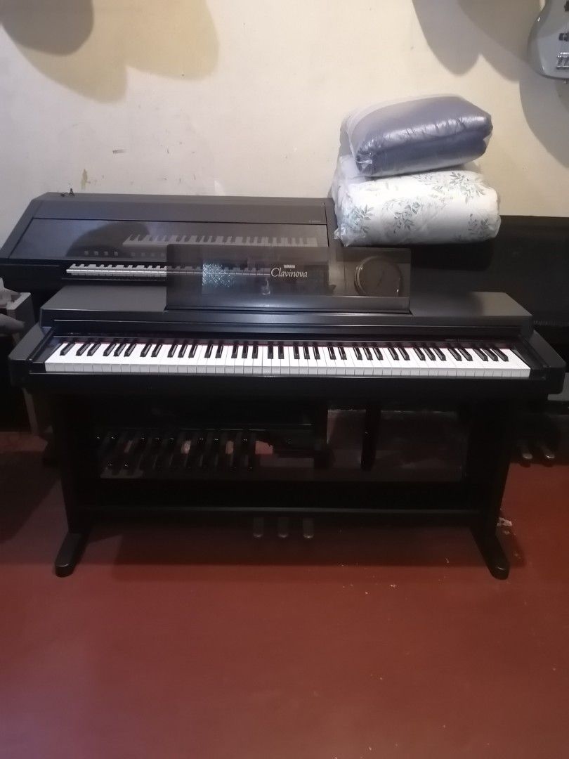 Yamaha Clavinova CLP560 Digital Piano, Hobbies & Toys, Music & Media ...