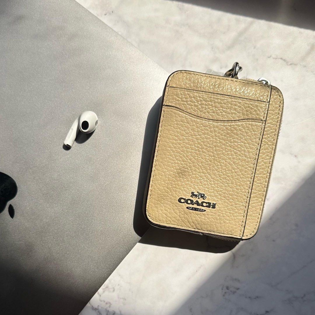 Authentic Coach Zip Card Case Wallet, Women's Fashion, Bags & Wallets ...