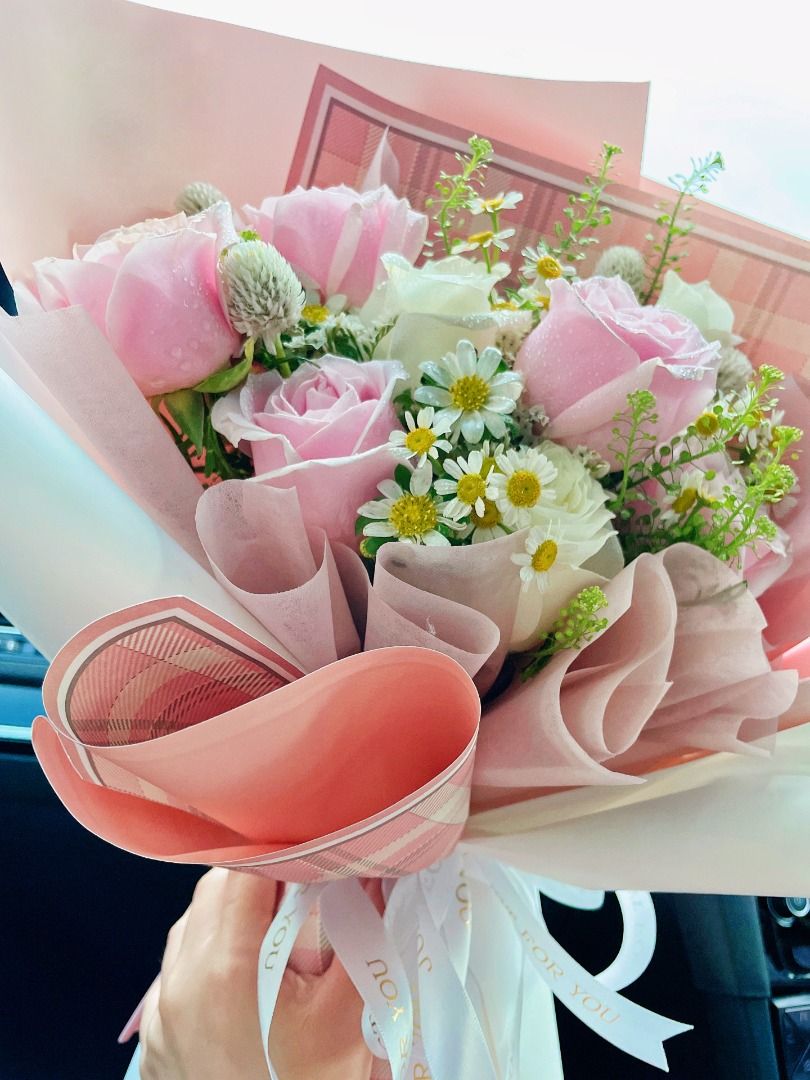 Gingham Theme |checker | Roses bouquet ( Any color), Hobbies & Toys ...