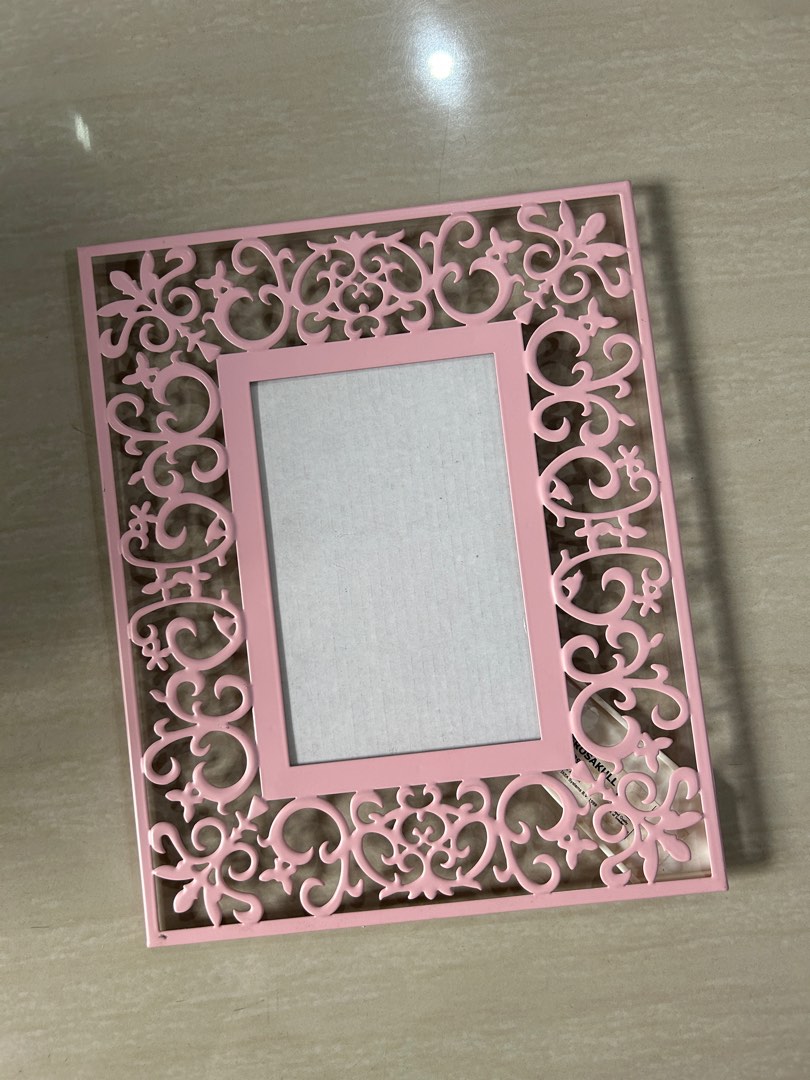 Bingkai Classic Pink, Desain & Kerajinan Tangan, Lainnya di Carousell