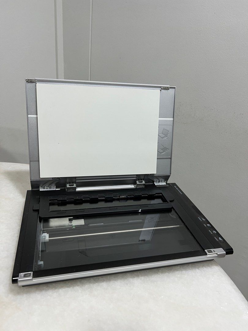 Canon Cano LiDE 700F Scanner + 35mm Film Negative, Computers & Tech ...