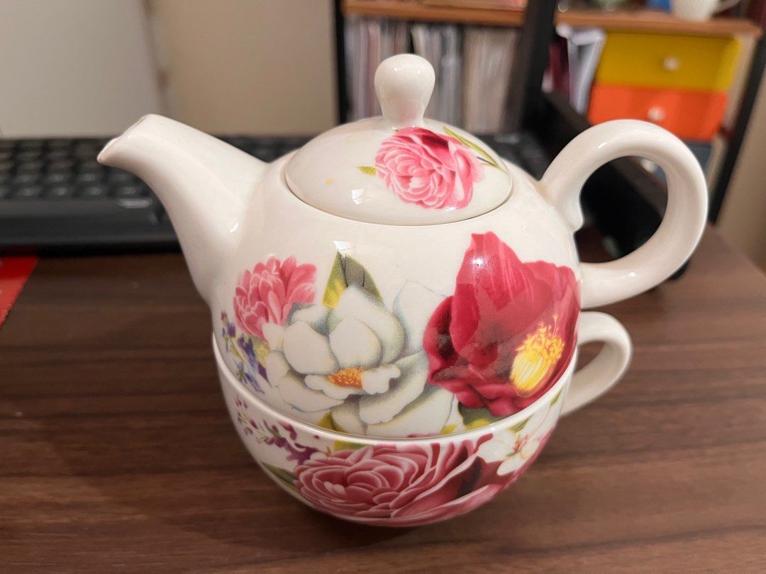 Coca Cola (x2) + Guinness Glasses + Teapot, Furniture & Home Living ...