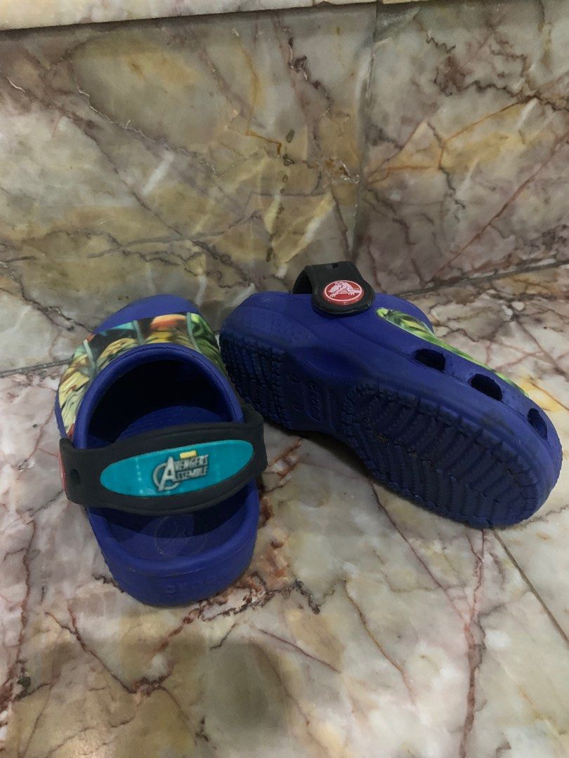 Crocs marvel anak cowo / laki, Bayi & Anak, Baju Anak Laki-laki, 1 ...
