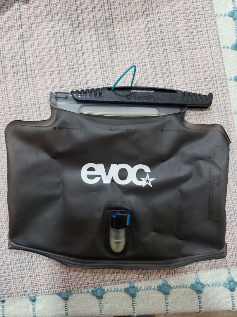 EVOC Hip Pack Pro 3L + 1.5L Hip Pack Hydration Bladder, Sports ...
