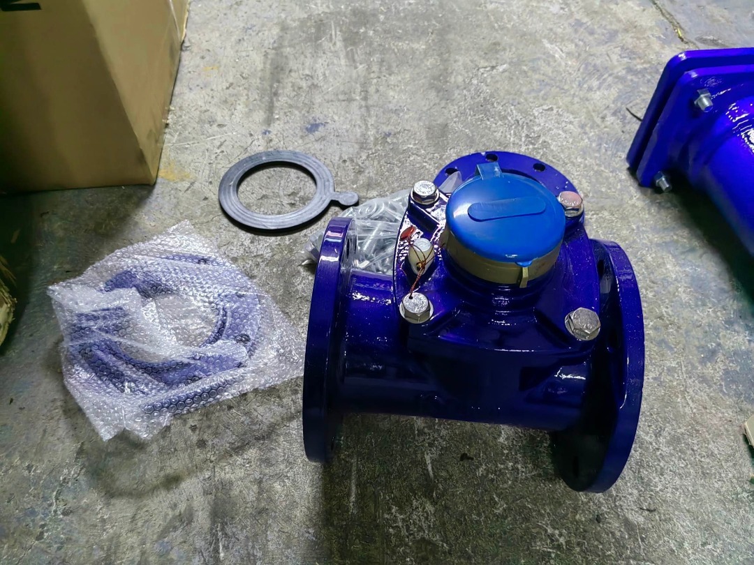 Far Flow Meter Cast Iron, Commercial & Industrial, Industrial Equipment ...