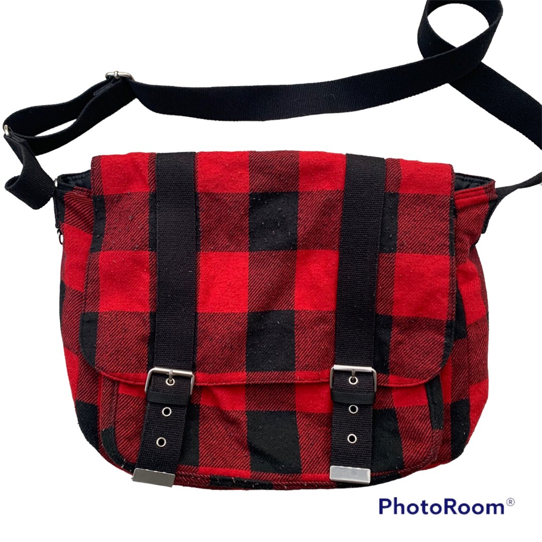 Flannel red sling bag (uniqlo japan), Men's Fashion, Bags, Sling Bags ...