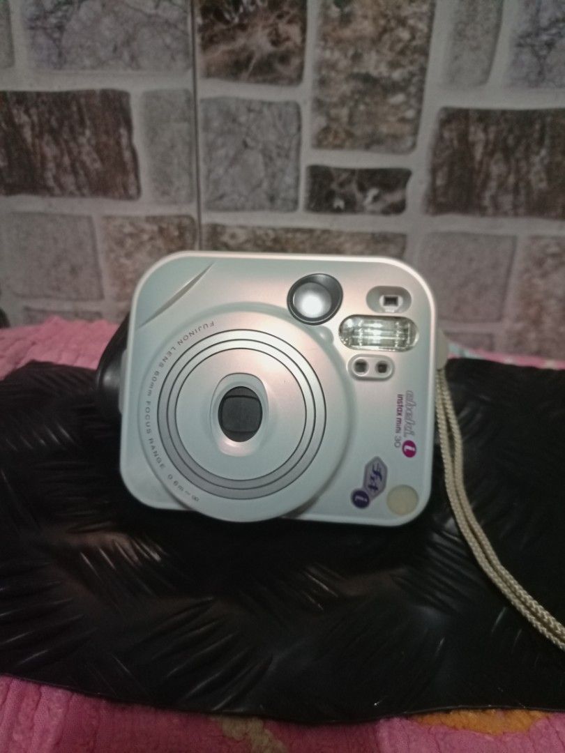 Fujifilm Instax mini 30 cheki i edition, Photography, Cameras on Carousell