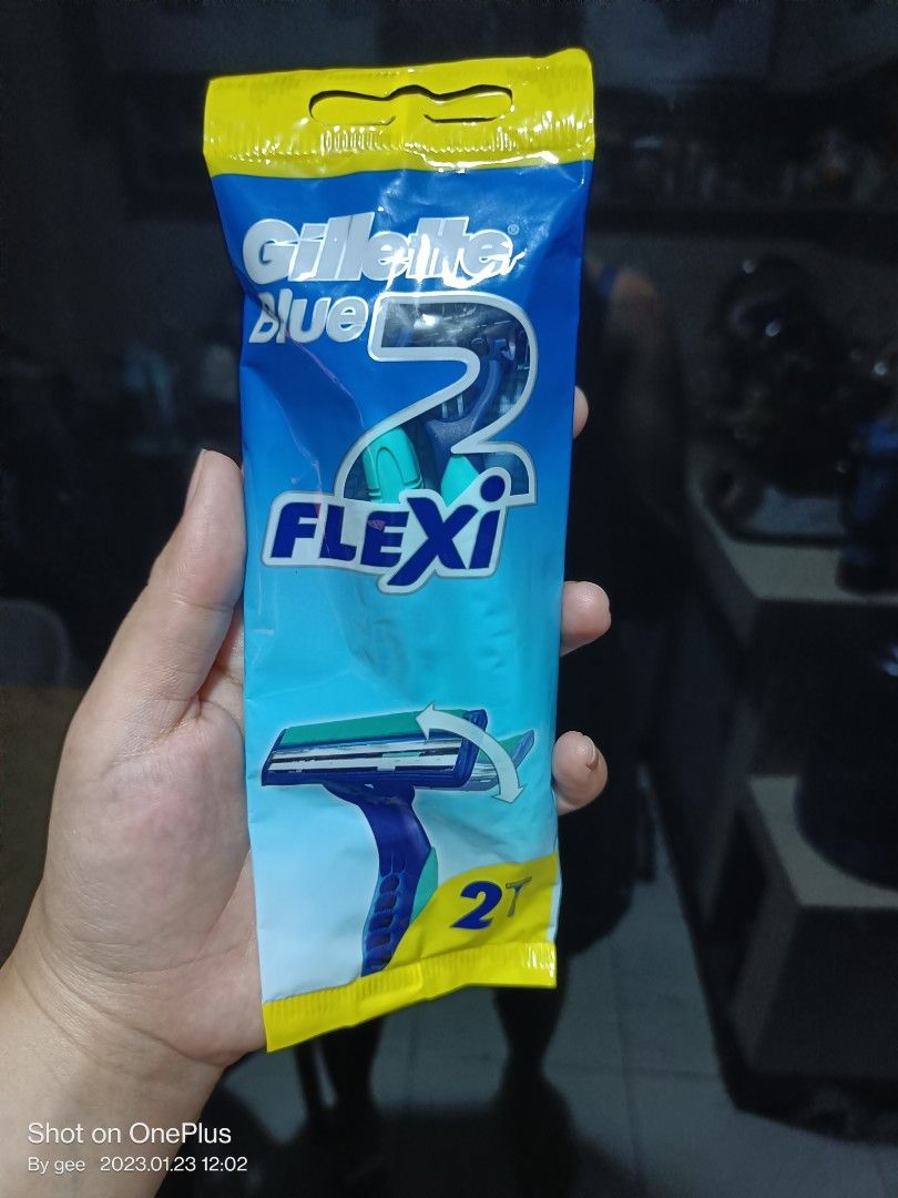 Gillette Blue 2 flexi, Beauty & Personal Care, Men's Grooming on Carousell