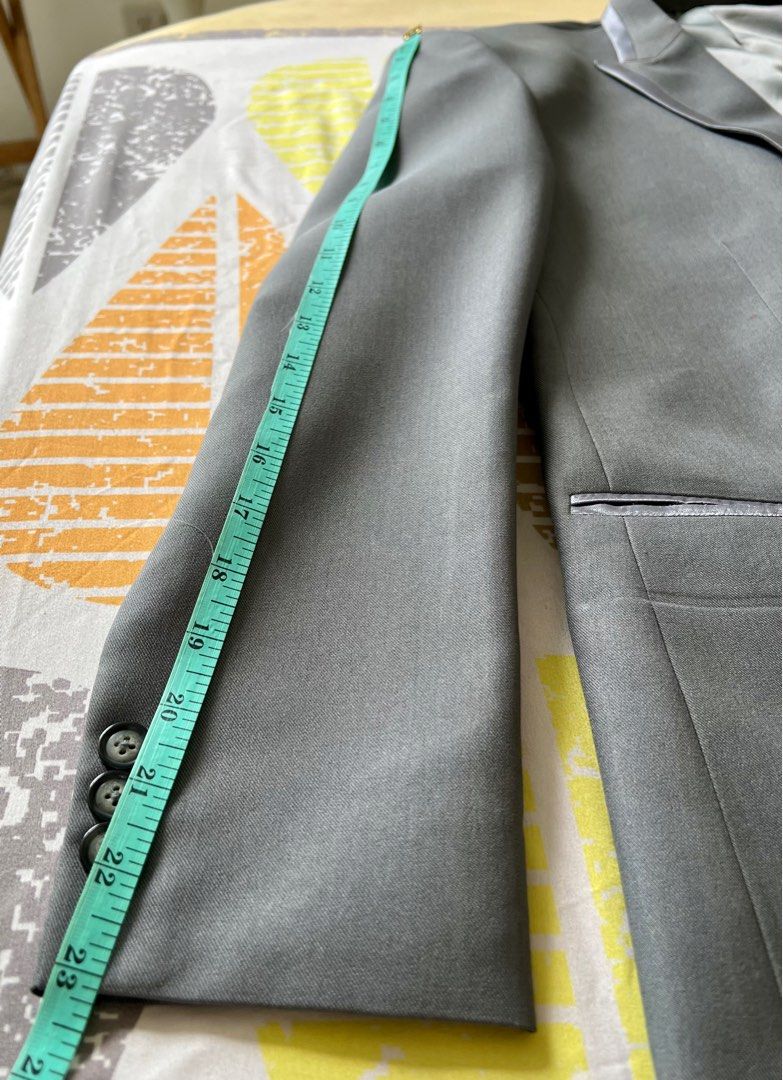 Gray tuxedo coat formal attire for men groom wedding entourage, Men's ...