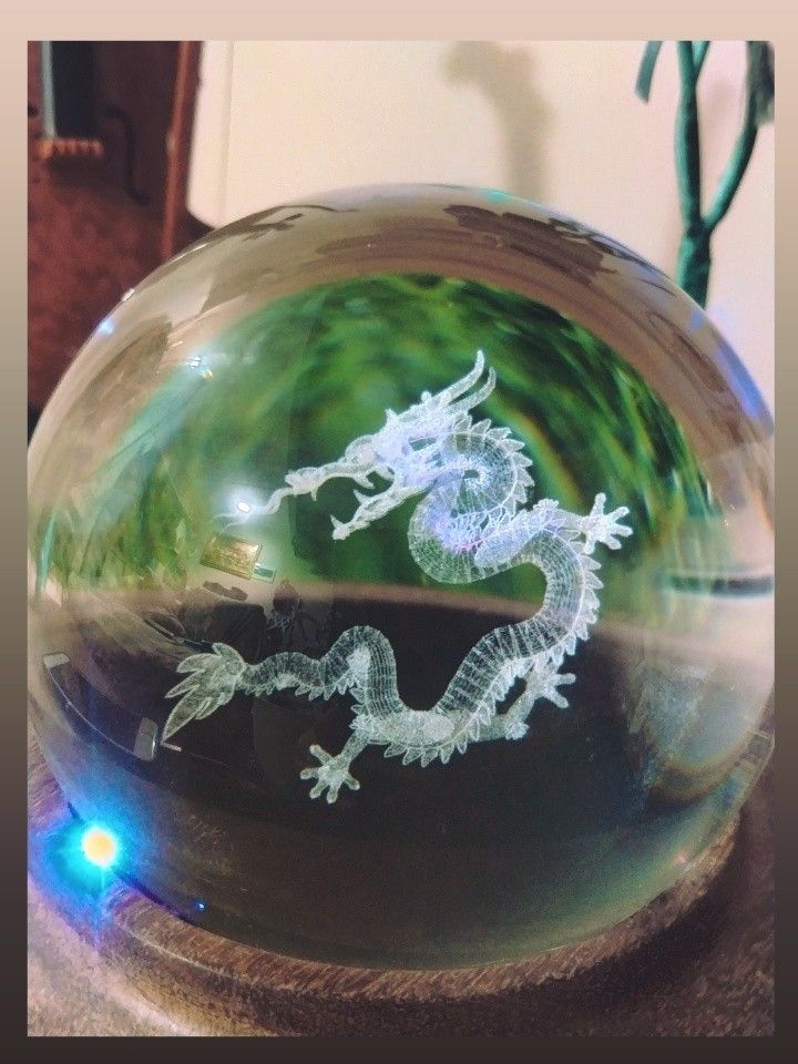 Heavy Crystal Orb Chinese Dragon, Hobbies & Toys, Memorabilia ...