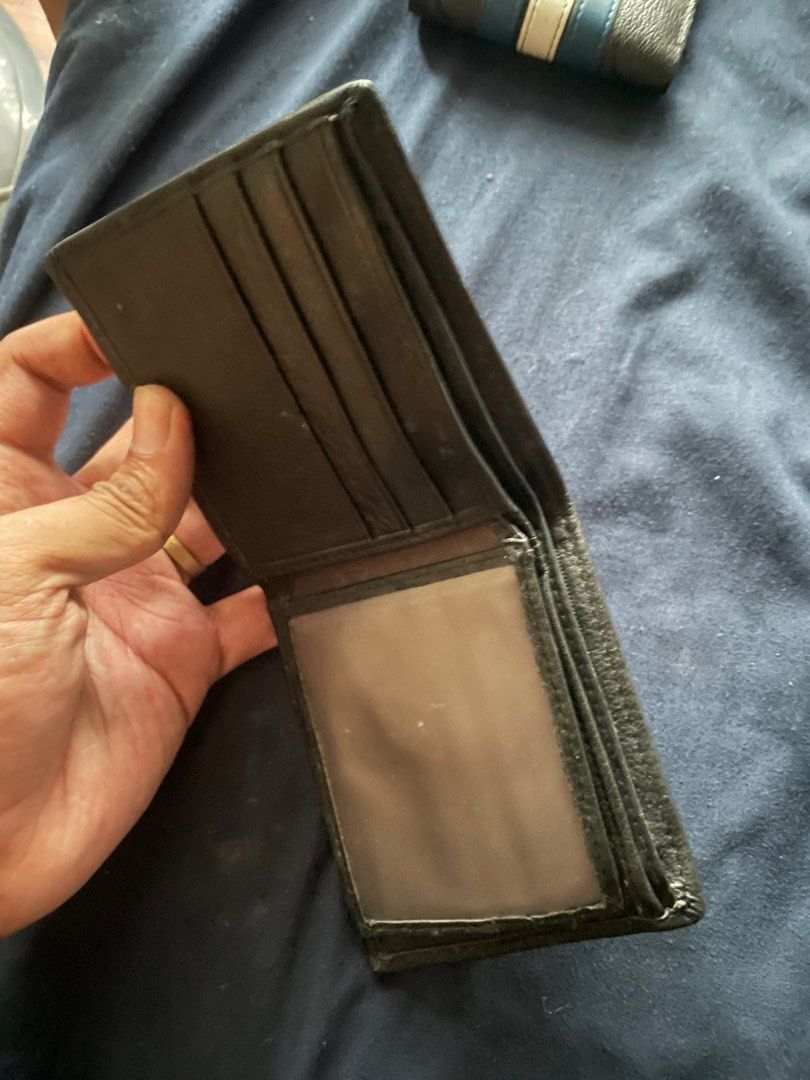 Hugo Boss wallet, Men's Fashion, Watches & Accessories, Wallets & Card ...