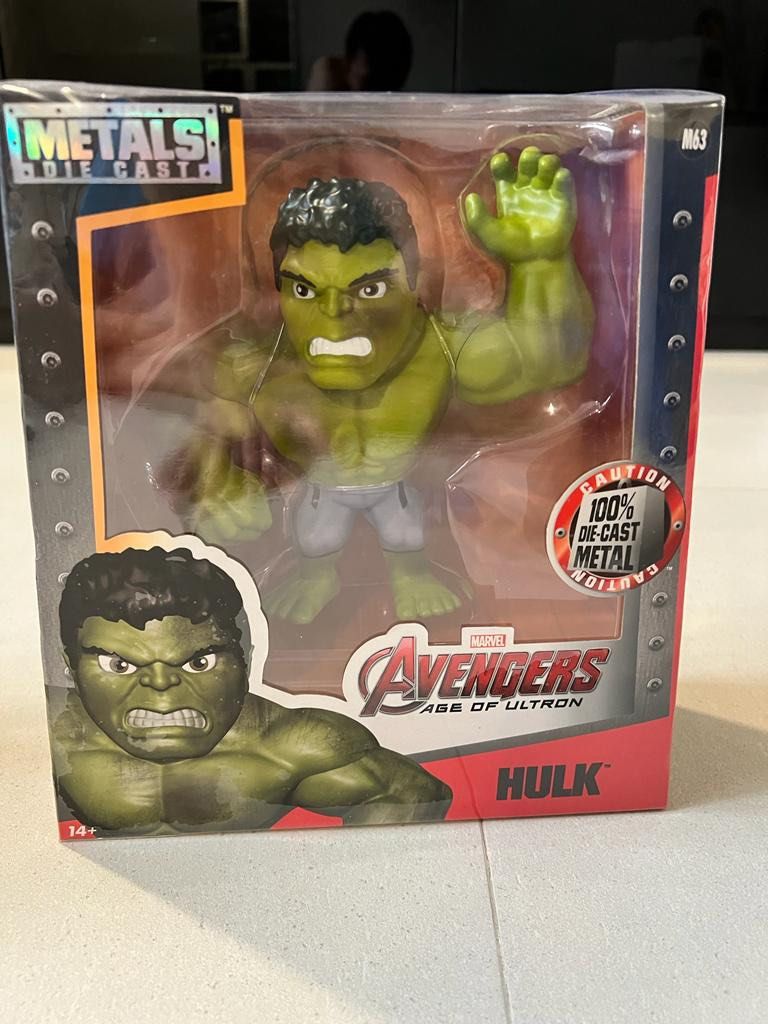 Hulkbuster & hulk (set of 2), Hobbies & Toys, Memorabilia ...