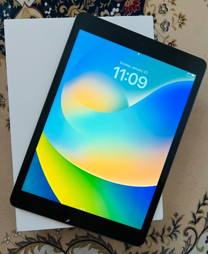 iPad 9th gen, Mobile Phones & Gadgets, Tablets, iPad on Carousell