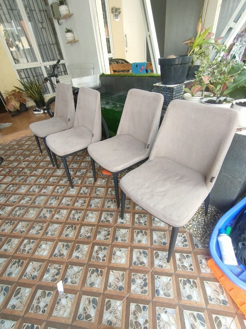 Kursi makan informa, Perabotan Rumah di Carousell