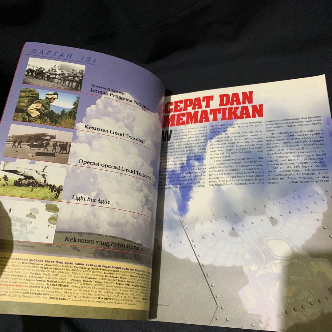 Majalah Edisi Koleksi Angkasa Airborne, Buku & Alat Tulis, Majalah & Lainnya di Carousell