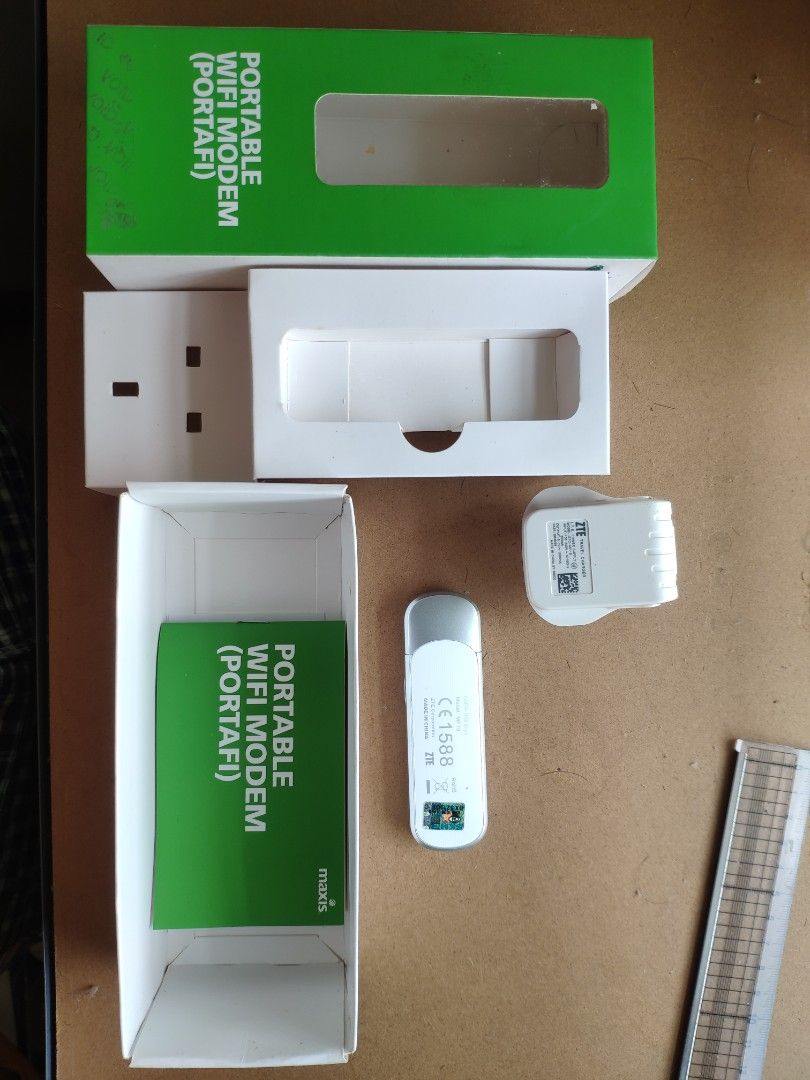MAXIS PORTAWIFI ZTE MF70 3G PORTABLE MODEM, Computers & Tech, Parts ...