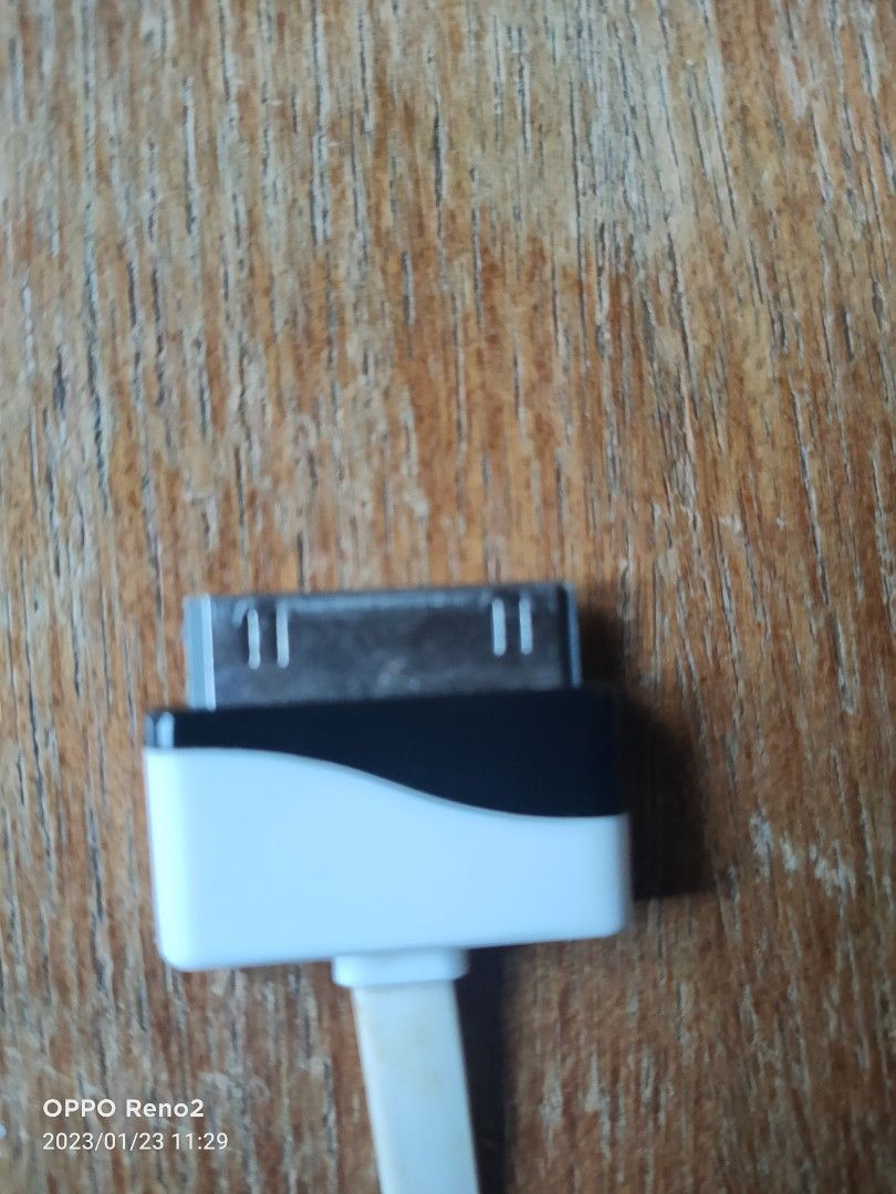 Older Ipad USB cables, Mobile Phones & Gadgets, Mobile & Gadget ...