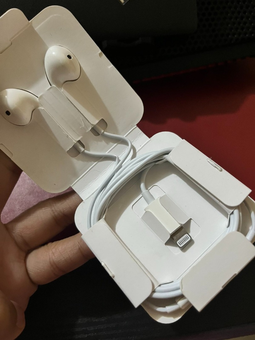 ORIGINAL APPLE EARPODS, Audio, Earphones on Carousell