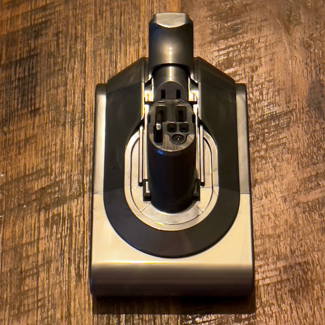 ORIGINAL Dyson Digital Slim Click-In Battery with charger - For Dyson ...