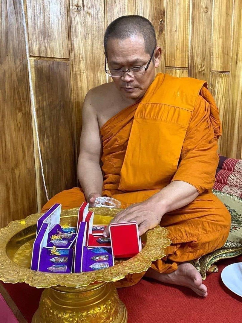 Phra Khun Paen Prai Mae Srisuwan, Hobbies & Toys, Memorabilia ...