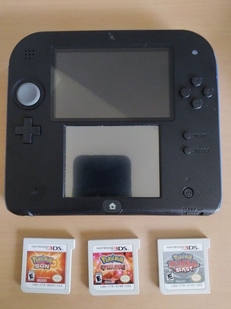 Regular/Classic Nintendo 2DS with Pokemon Games, Video Gaming, Video ...
