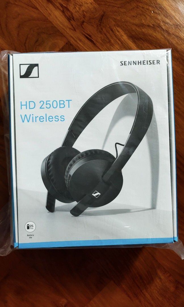 Sennheiser HD250 BY, Audio, Headphones & Headsets on Carousell
