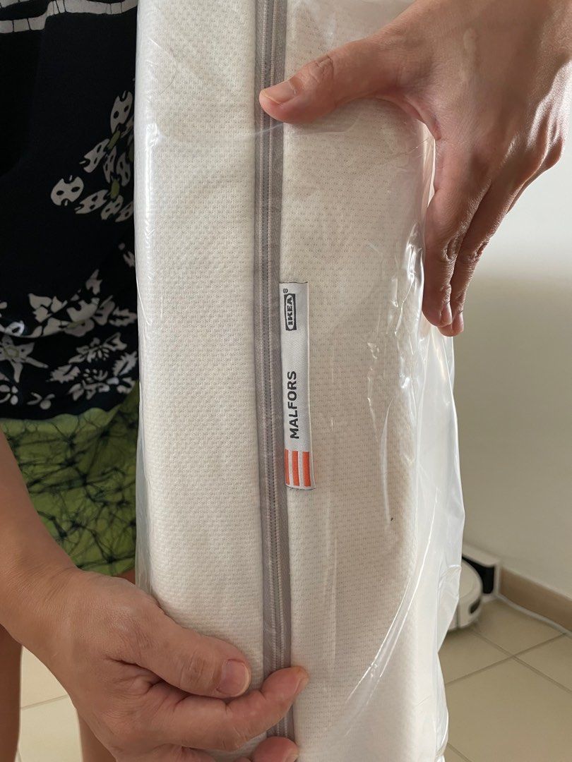 Single Mattress 90 x 200, Furniture & Home Living, Furniture, Bed ...